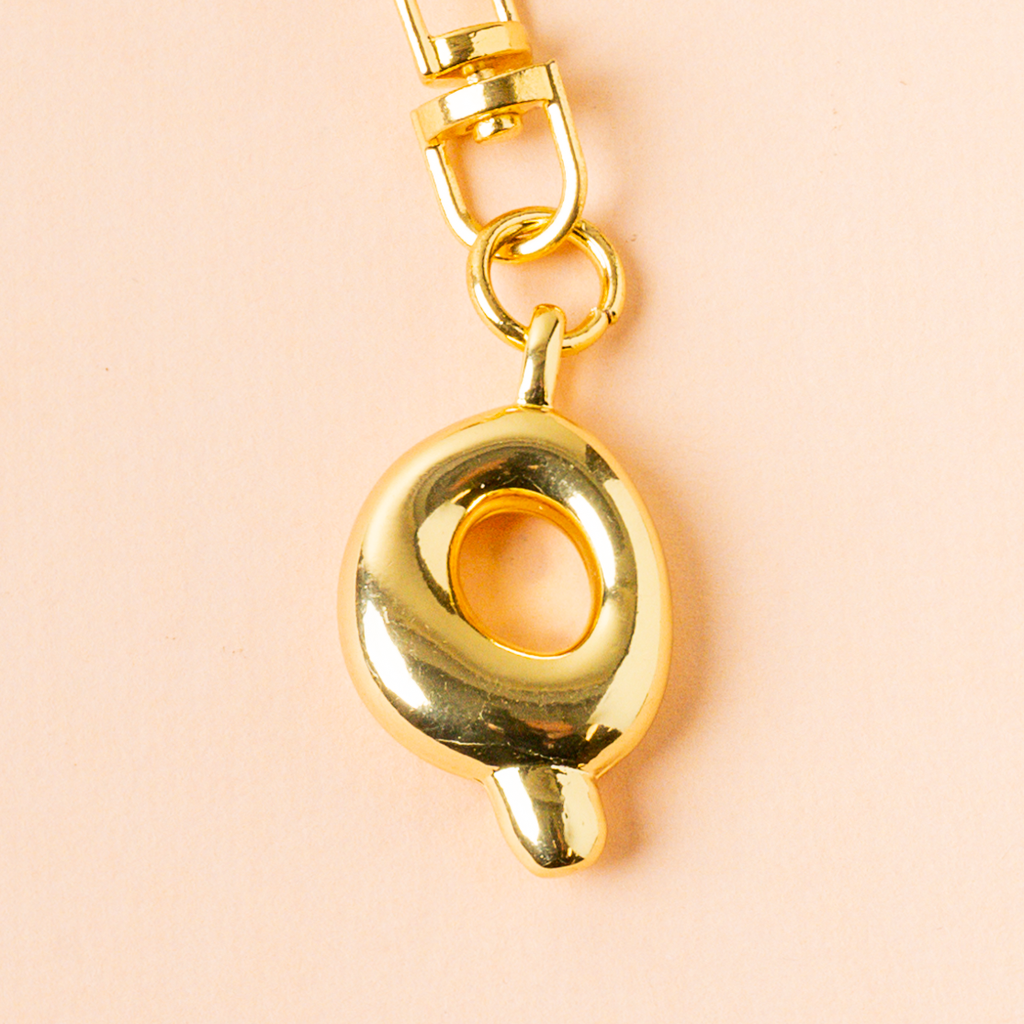 Q Bubble Letter Keychain Bag Charm – The Darling Effect